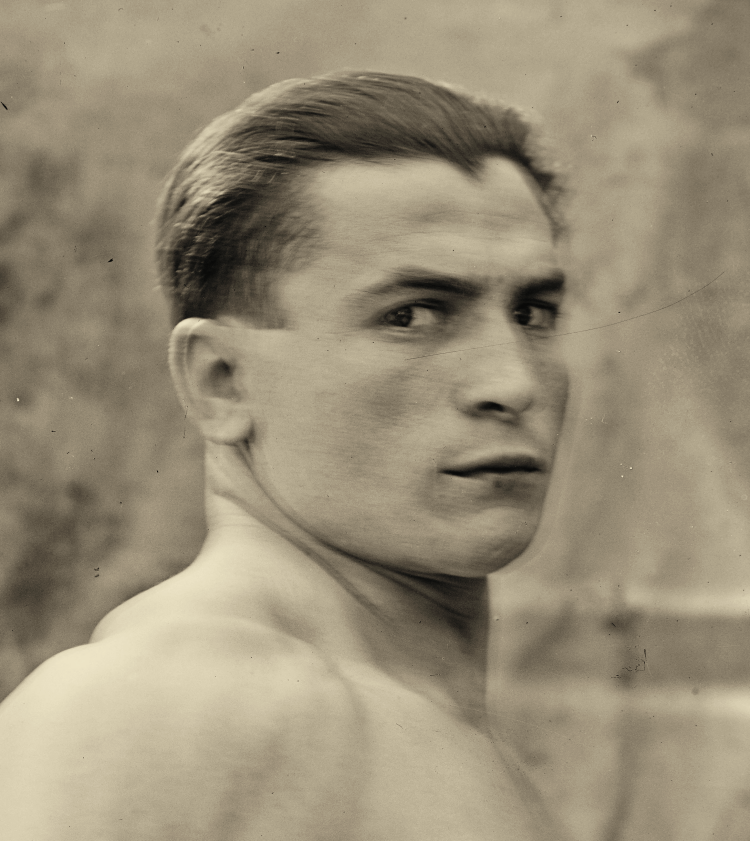 Gods and Foolish Grandeur: Portrait de l'haltérophile - photographs of ...