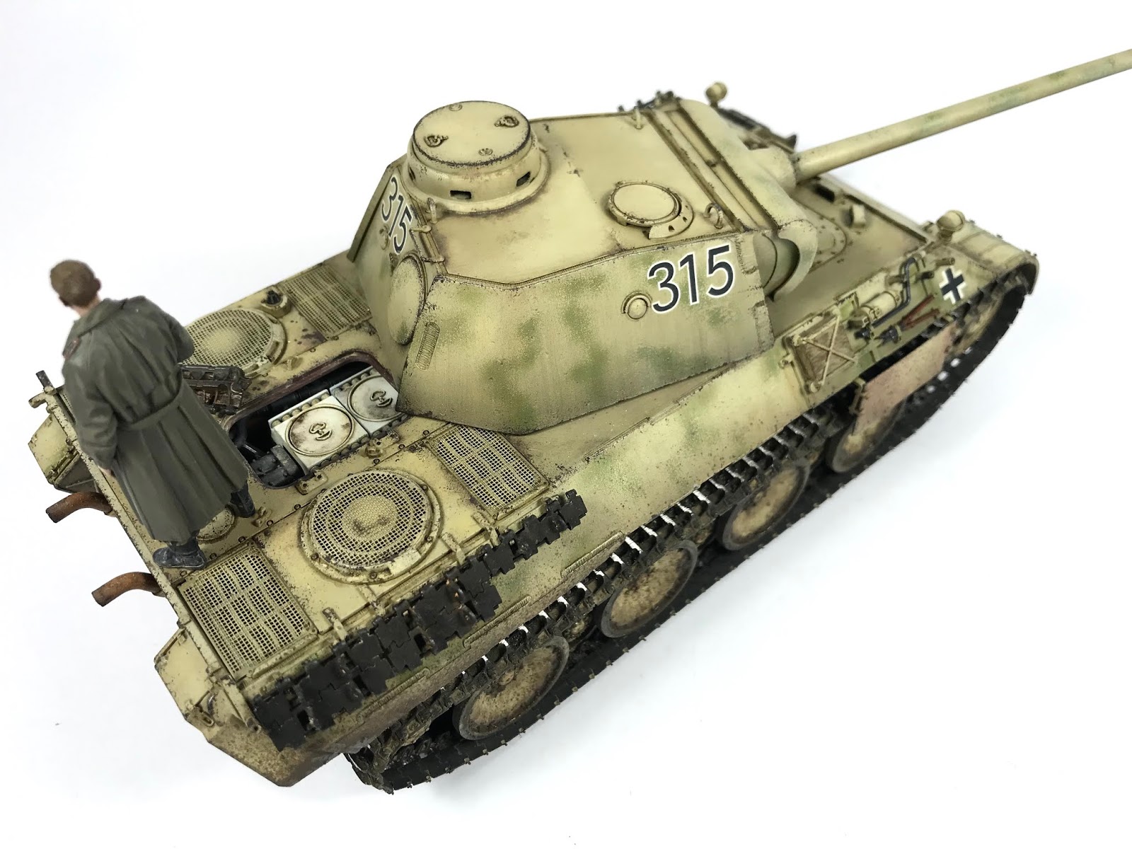 BATTLEMODELS: Tamiya Panther D 1/35