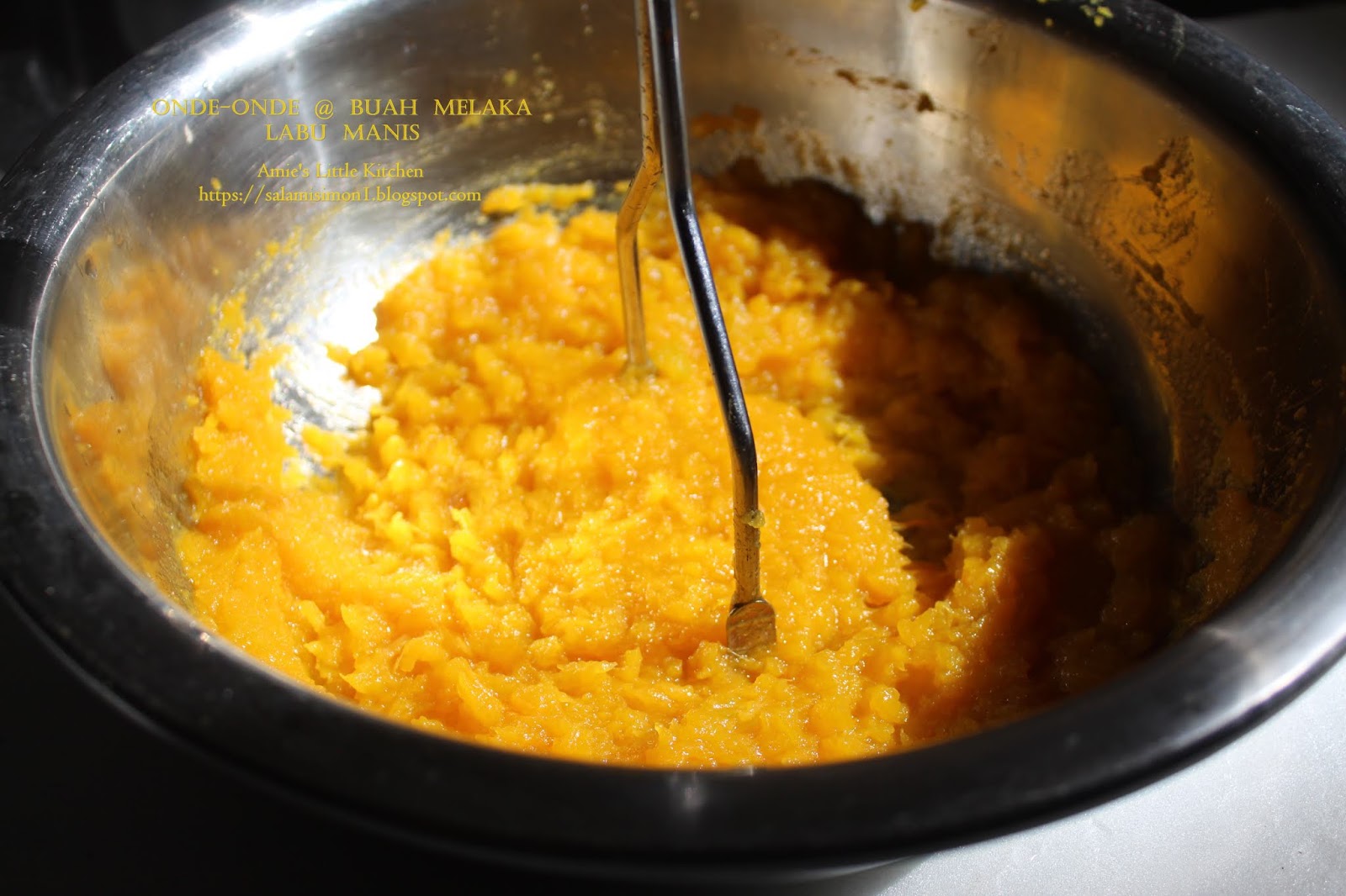 Resipi Mudah Membuat Onde-Onde @ Buah Melaka Labu Manis - Amie's Little ...