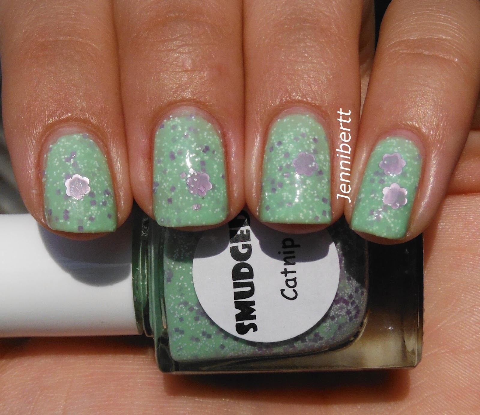 Jennibertt's Nails: Simple Swatch: Smudged Nails!