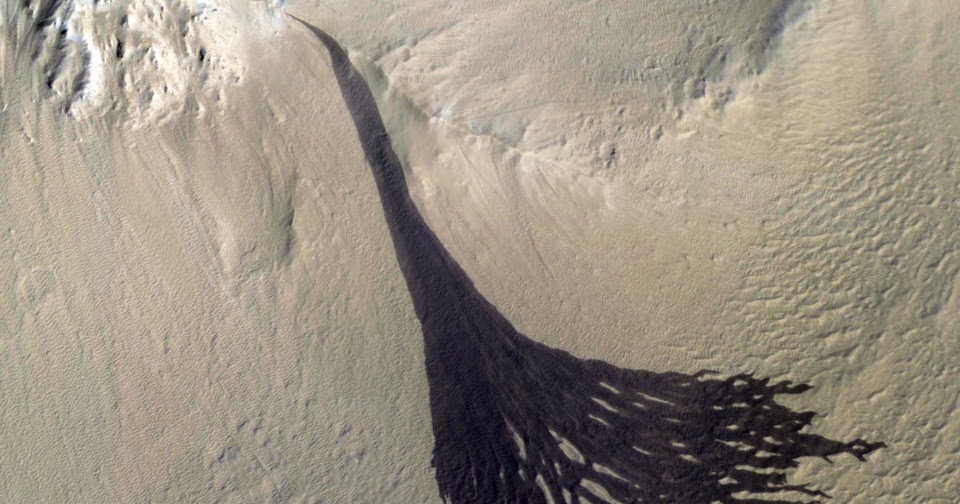 daily timewaster: Someone tipped over an oil barrel