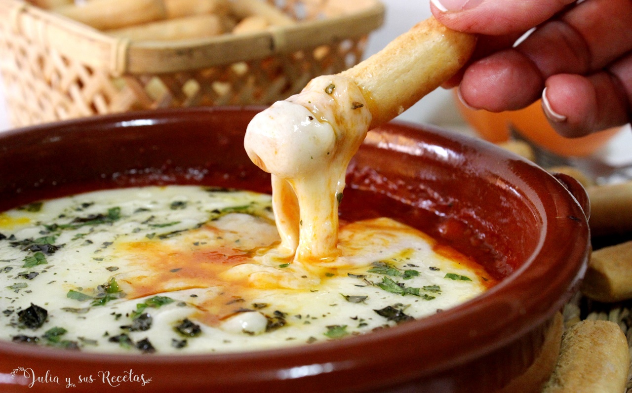 JULIA Y SUS RECETAS: Provolone con tomate y orégano en microondas