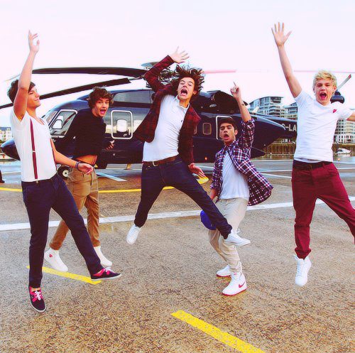 One Direction: HOLA!!!!! Directioners!!!!!