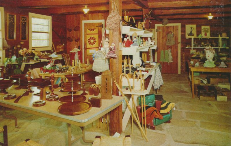 35 Cool Pics Show the Interior of American Stores in the 1950s and '60s ...