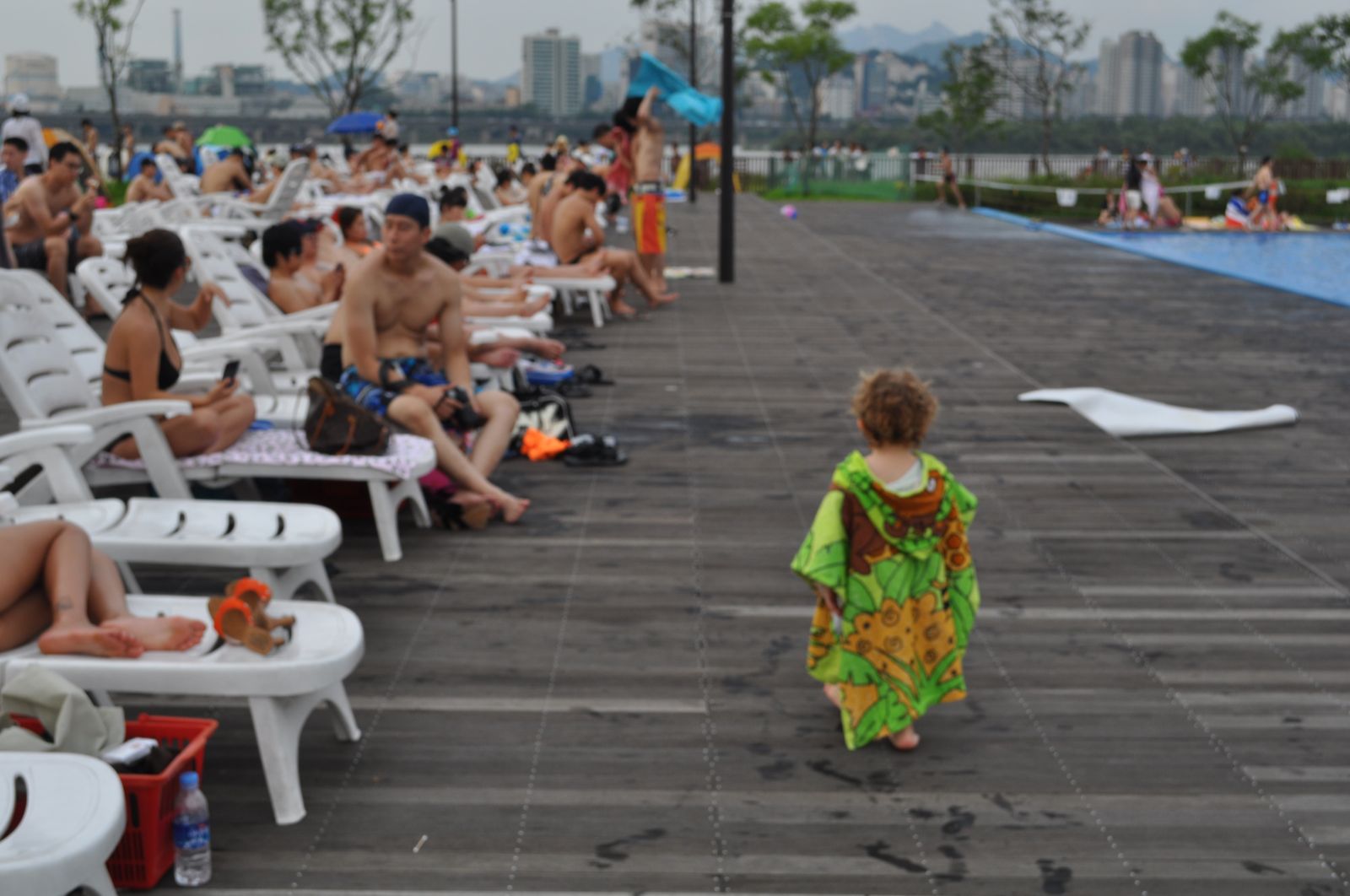 Adventures of a Family in Seoul: A Swimming Pool in Seoul