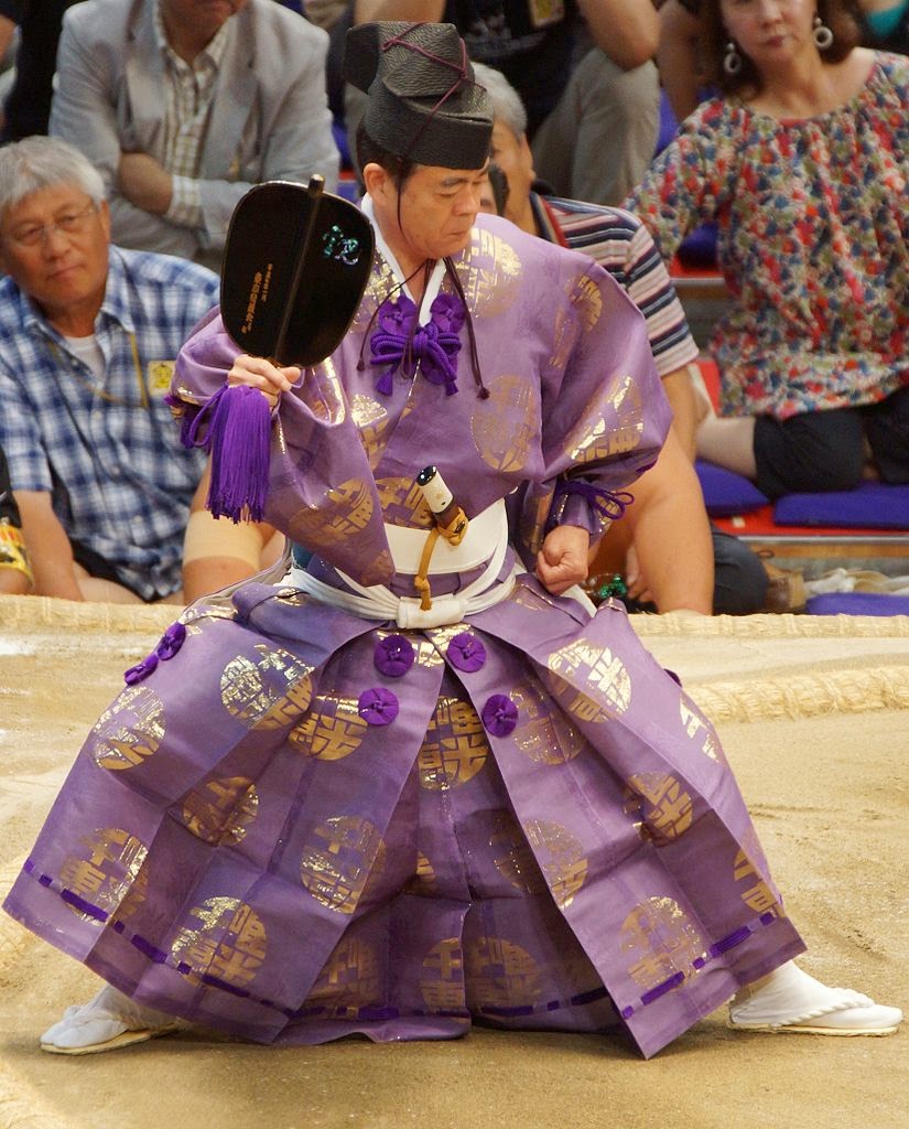Yusuke Japan Blog: Uniform for Sumo Judge varies