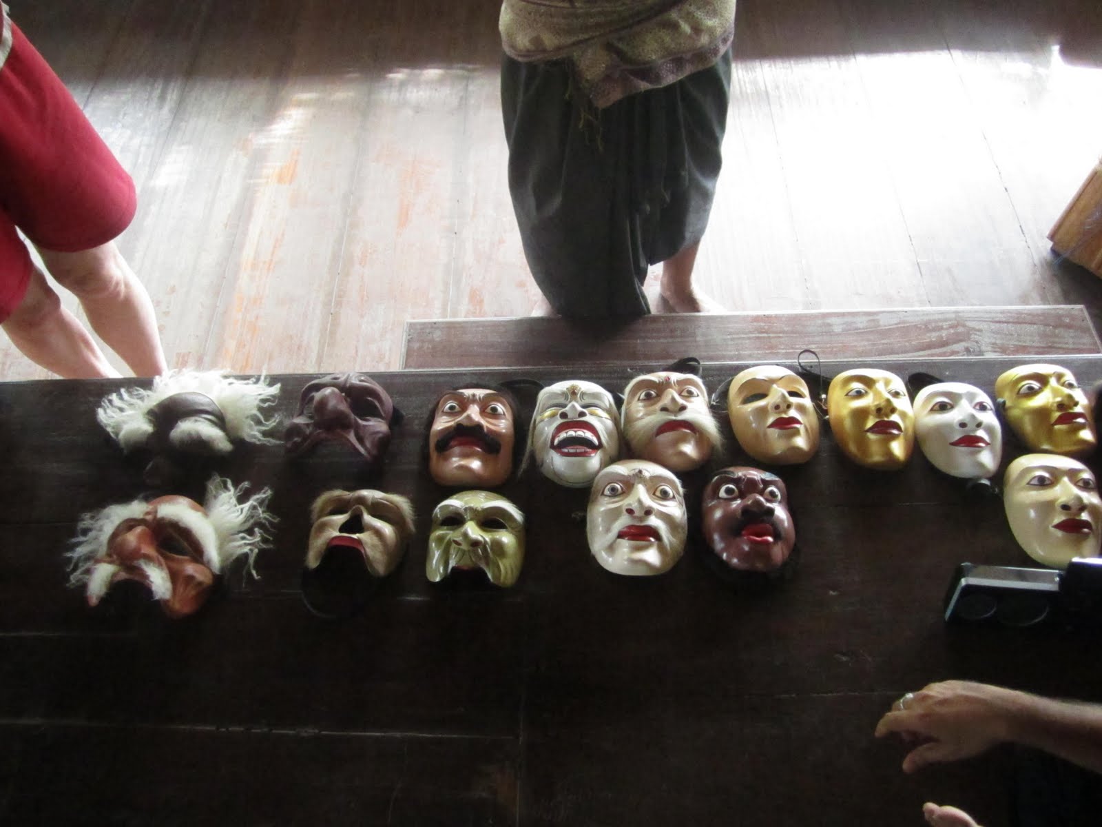 Crouching Tiger, Hidden Monkey: The noseless mask...