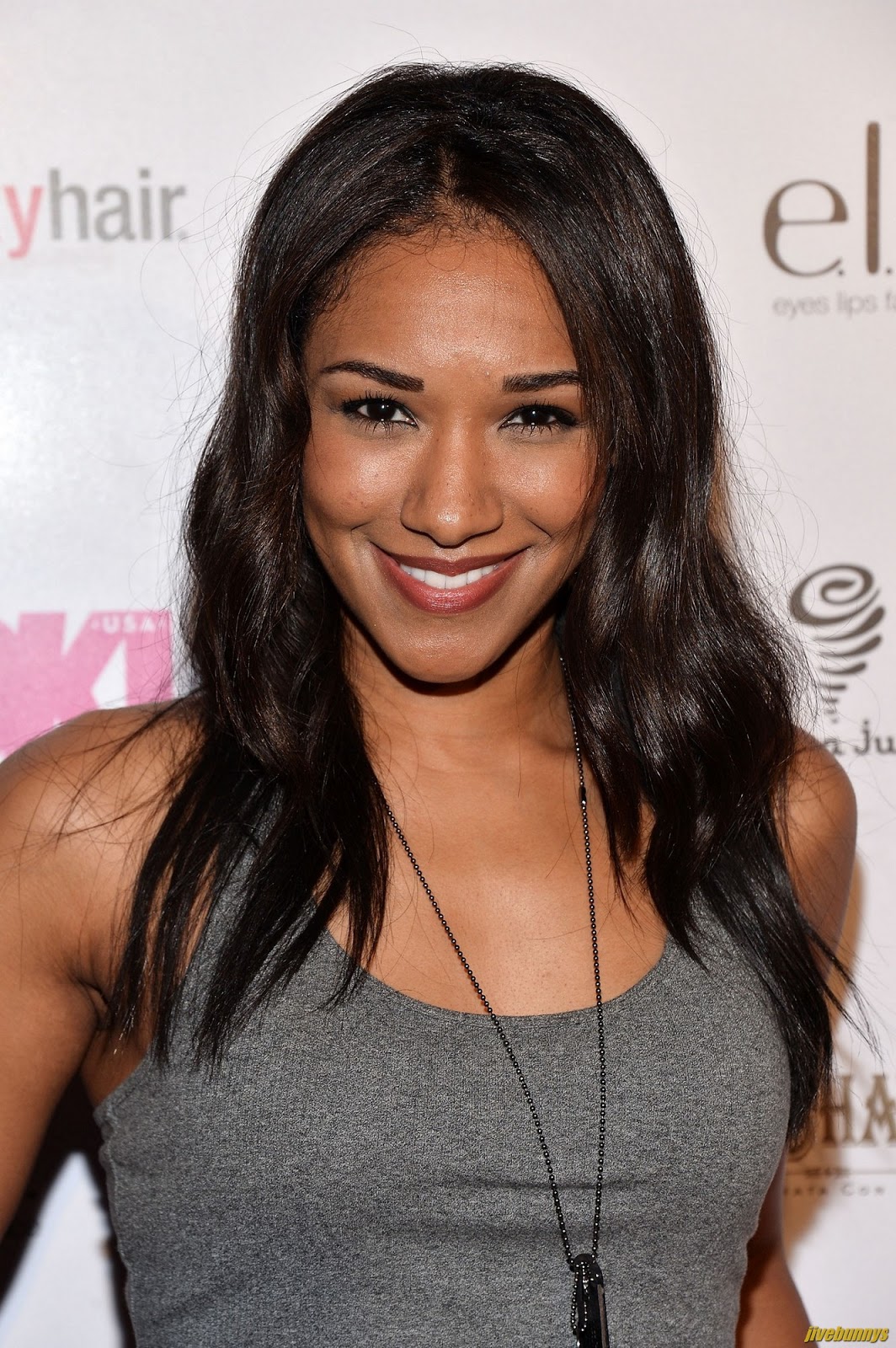 ¿Cuánto mide Candice Patton? - Real height