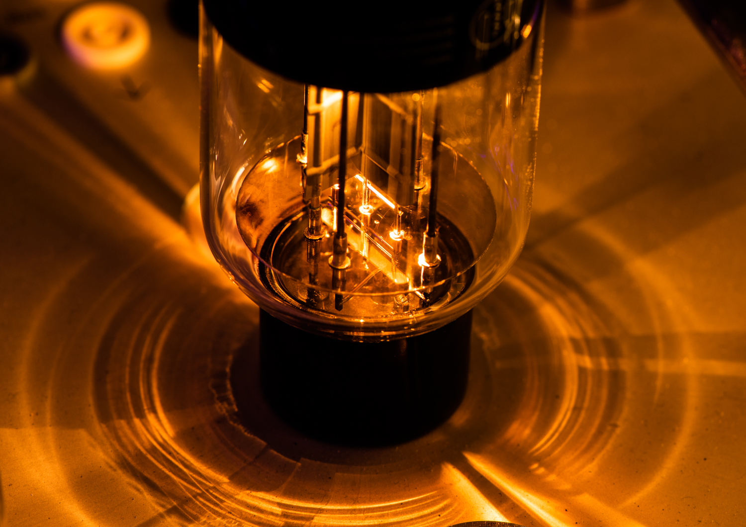 VinylSavor: The ELROG ER5U4G Rectifier Tube