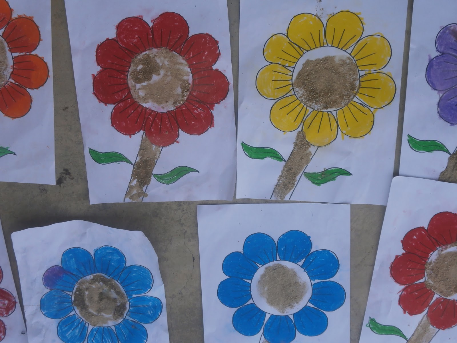 PRASEKOLAH SKTTJ2: kolaj bunga menggunakan pasir.... sempena tema pasir ...