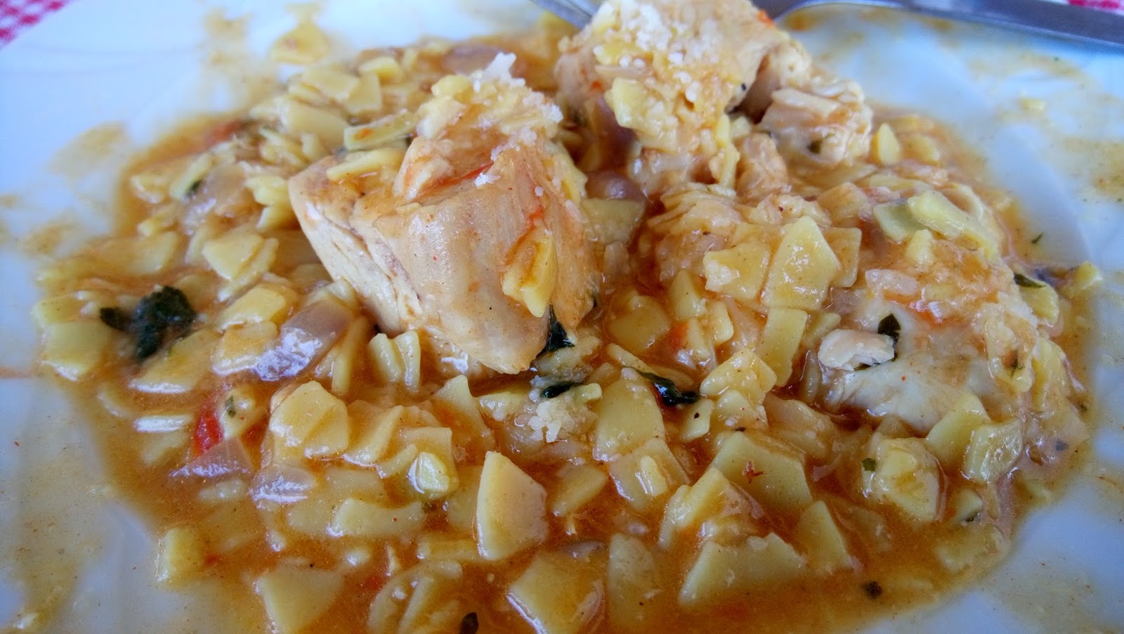 Katsaitis Catering : Kοτοπουλο με χωριατικες χυλοπιτες