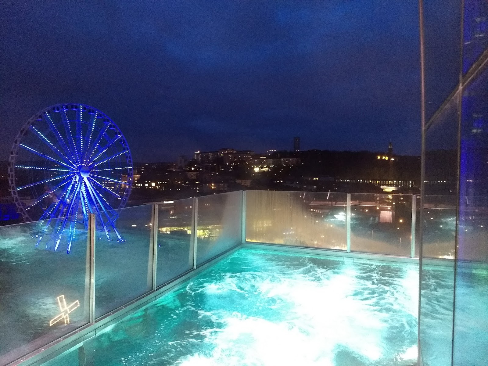 Skiing the Planet: Upper House Spa. Wow.