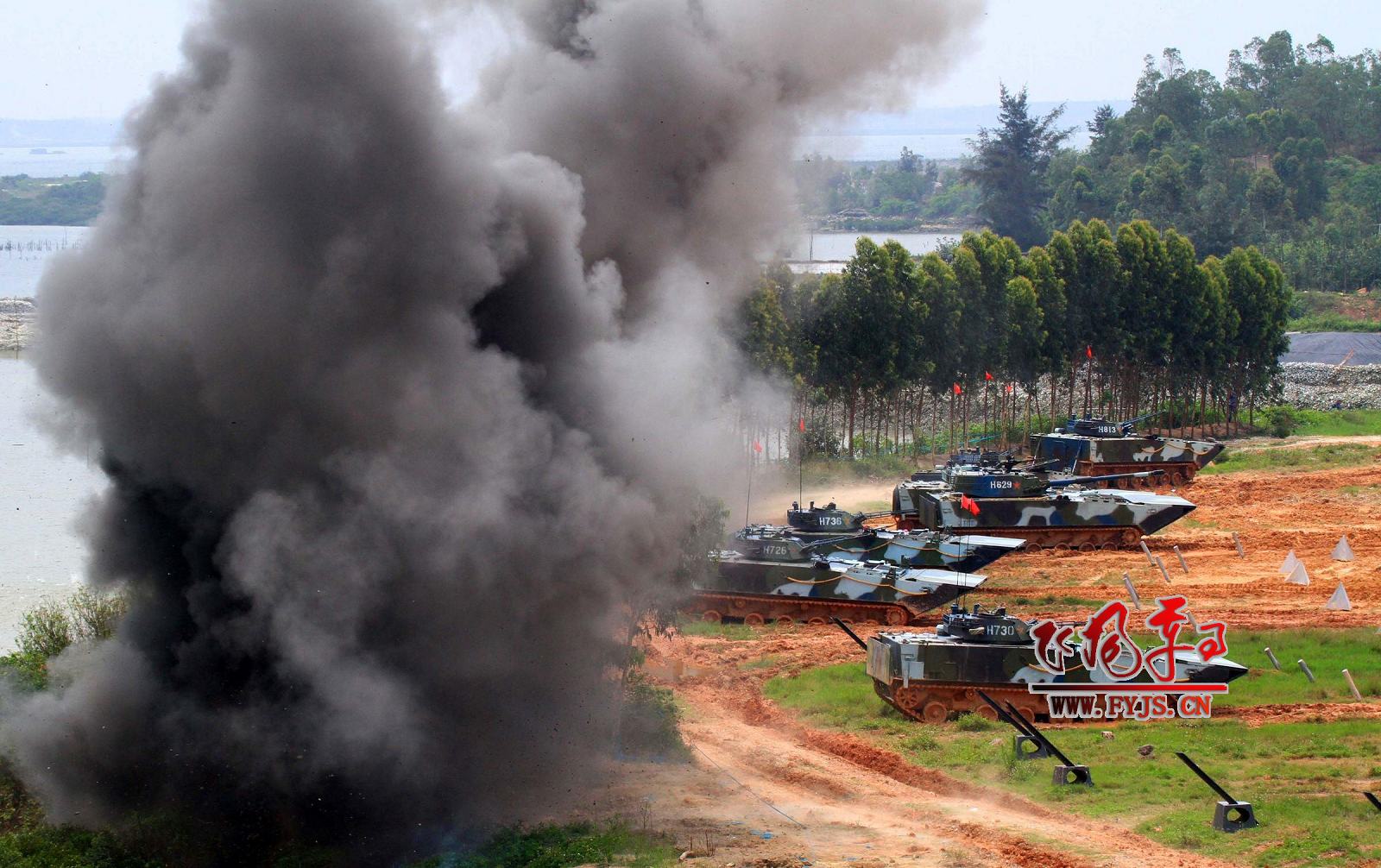 Defense Updates: Chinese Amphibious Type 05 / ZBD05 / ZTD05 Family of ...