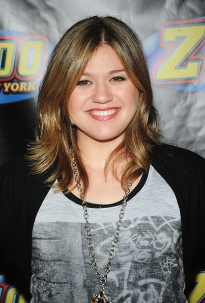 Pictures of Kelly Clarkson Hairstyles New Haircut. - blondelacquer