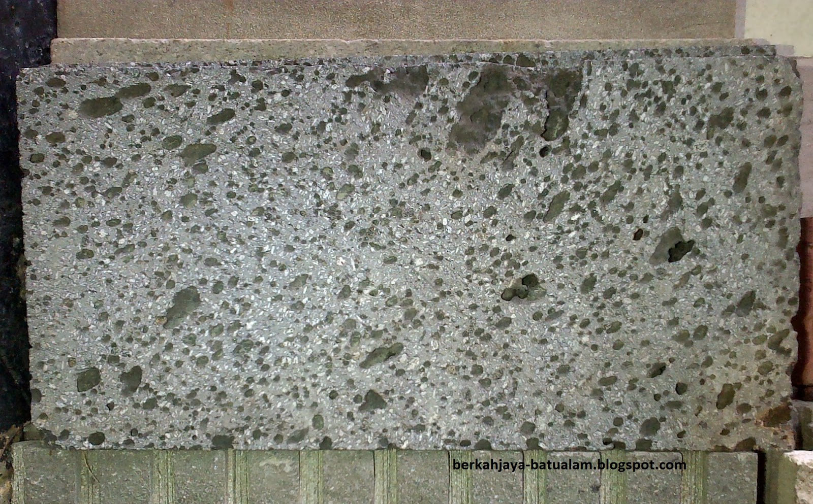 PD BERKAH JAYA: BATU CURI