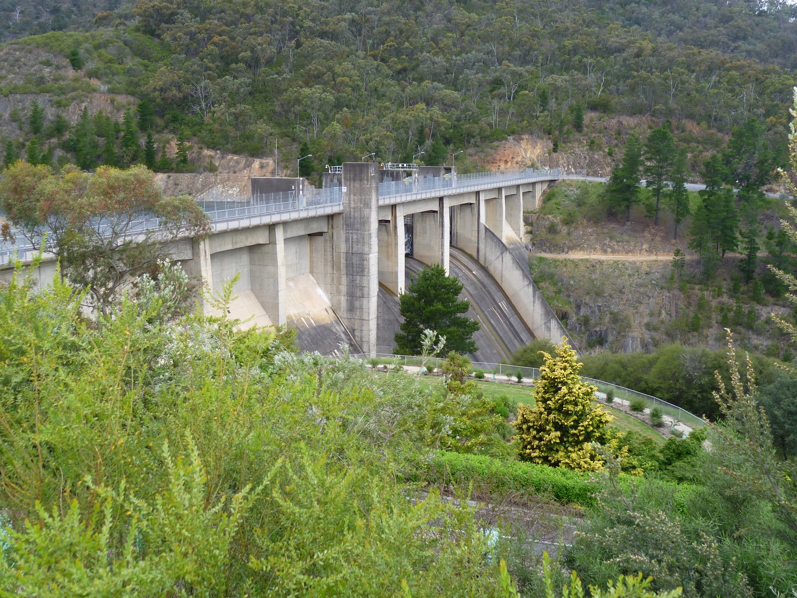 Witchwae on the Move: Lake Eildon dam