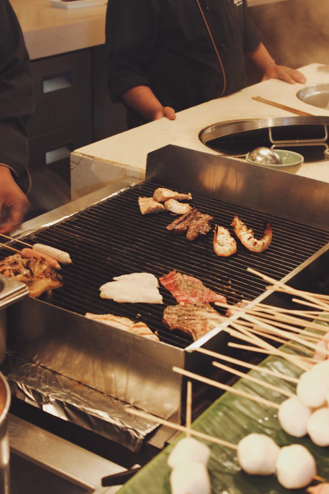 TABLE8 - HOTEL MULIA, SENAYAN