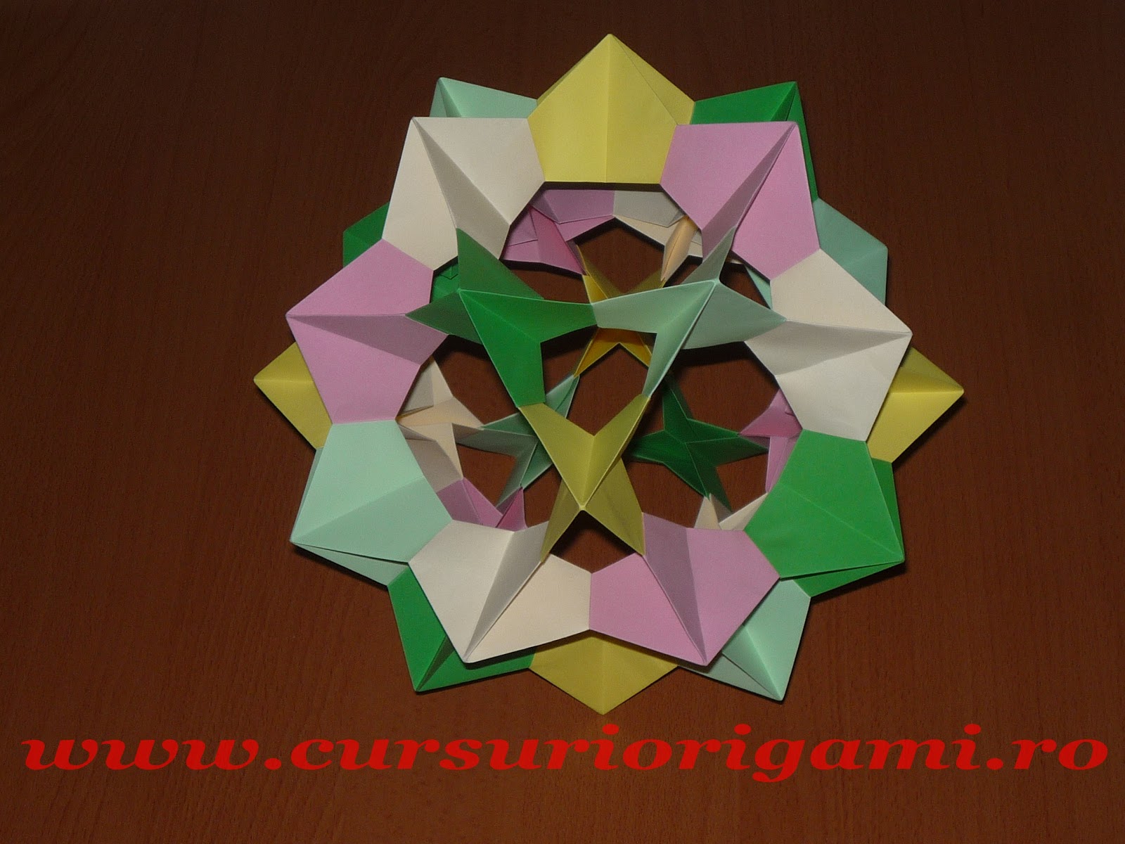 Cursuri Origami: Kusudama ELECTRA