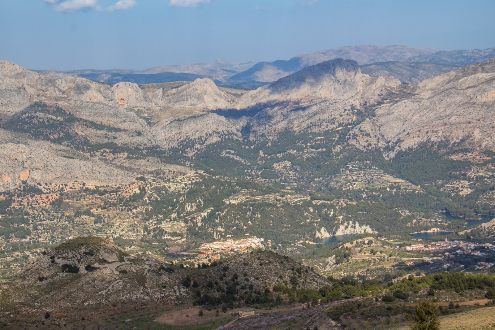 EL MADALLAR, EL PENYÓ ROC Y EL PENYÓ MULERO, DESDE LA FONT DEL PI.