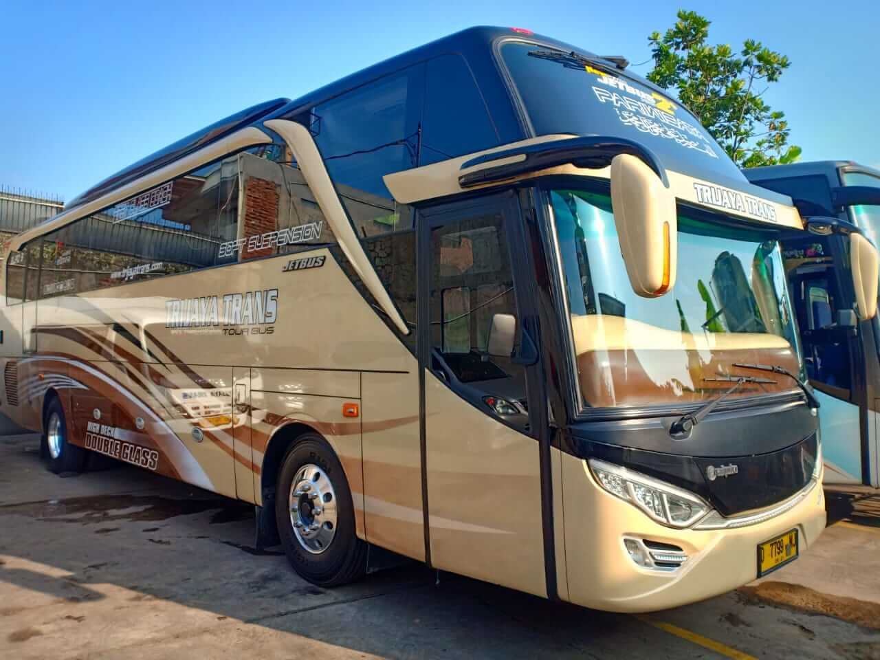 E-Otobus Harga Sewa Bus Pariwisata Tri Jaya Trans Big Bus Hdd 53 Seat