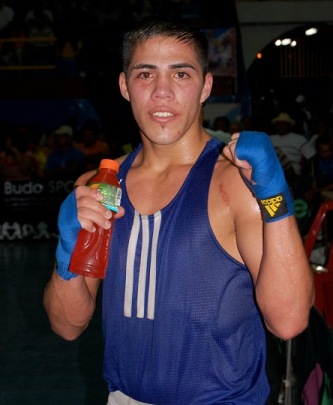 JJOO - NOTICIAS: EL BOXEADOR ARGENTINO BRIAN CASTAÑO BUSCA PASE A LONDRES