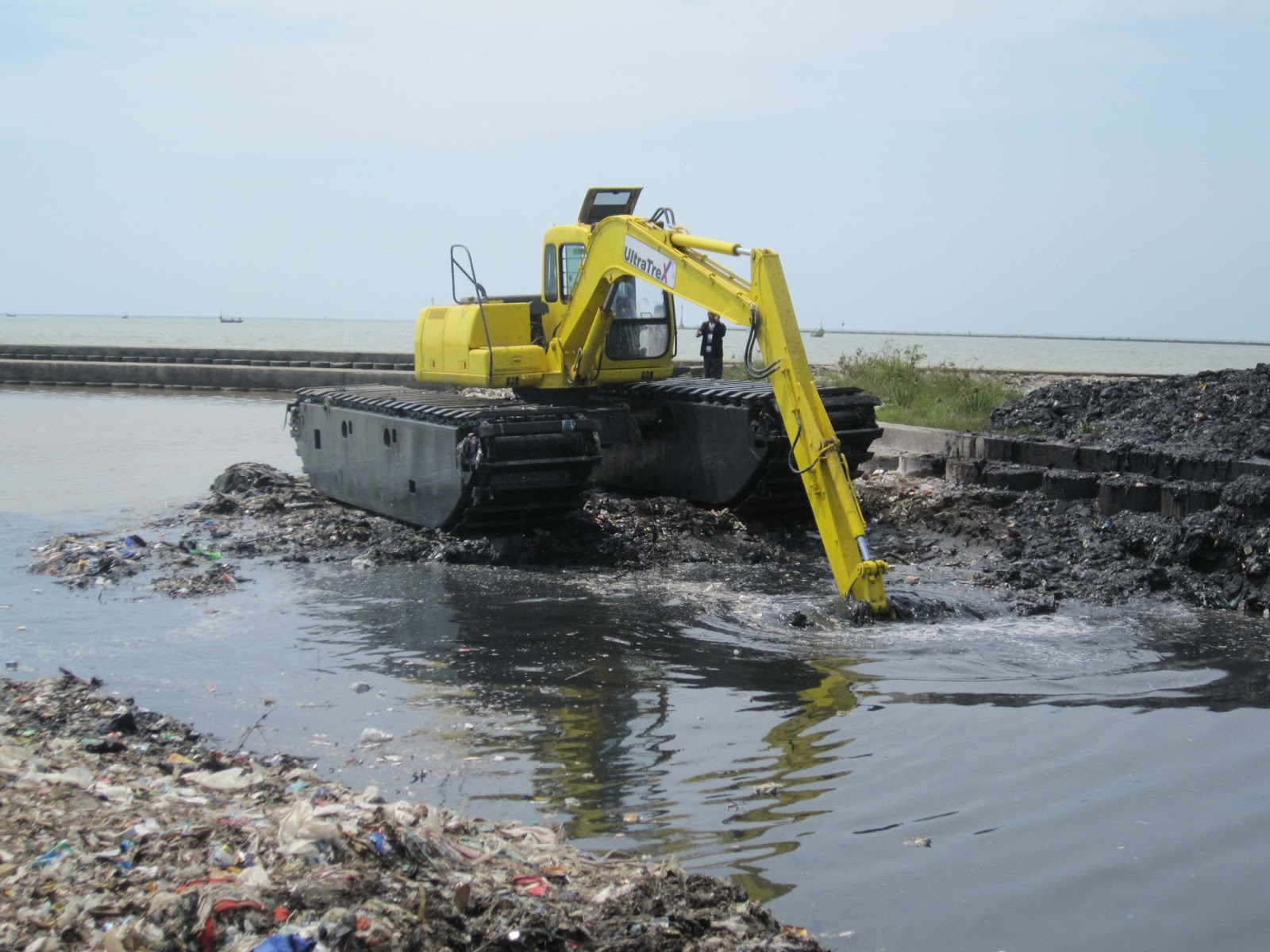 Amphibious Excavator