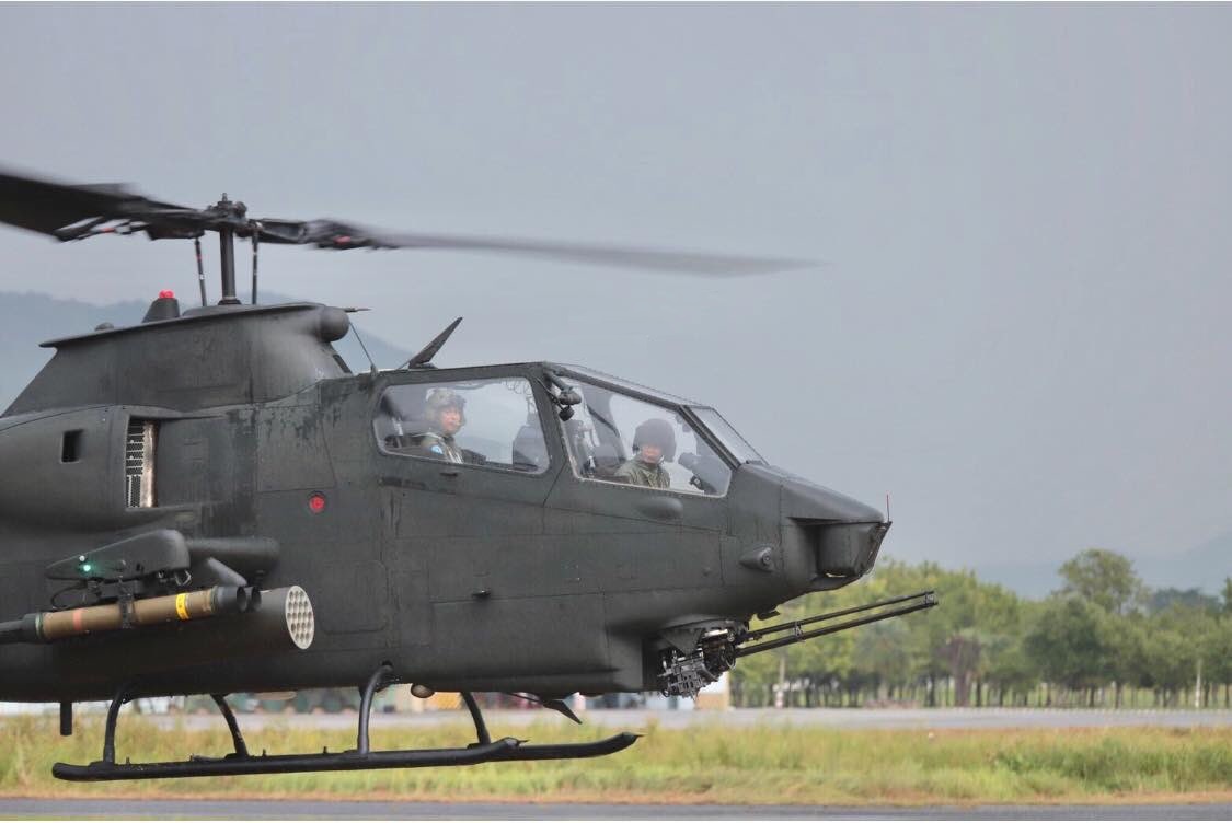 THAIDEFENSE-NEWS: ประมวลภาพ AH-1F Cobra และ AS550 C3 Fennec
