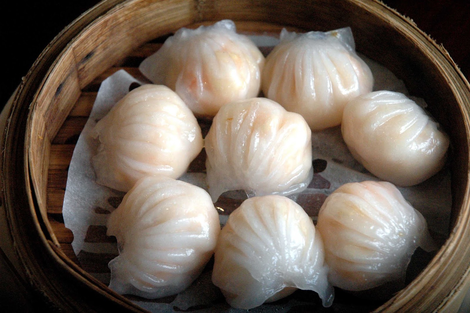 DUDE FOR FOOD: Come Hungry For The All-You-Can-Eat Dim Sum At New World ...