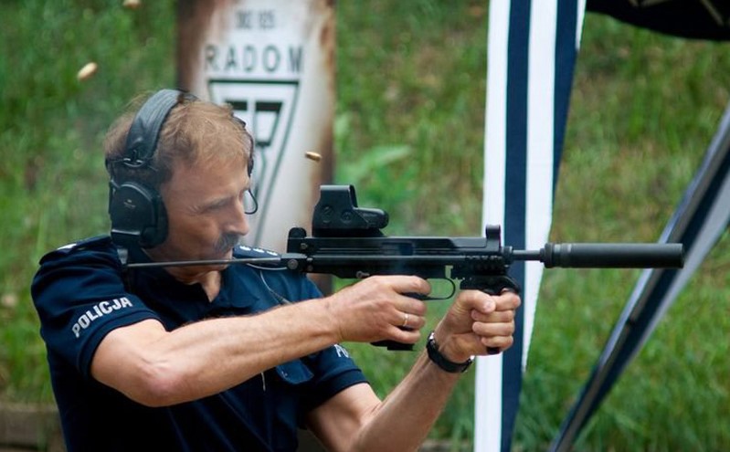 MILITER DAN ALUTSISTA, INDONESIA DAN DUNIA: Pistol Mitraliur ...