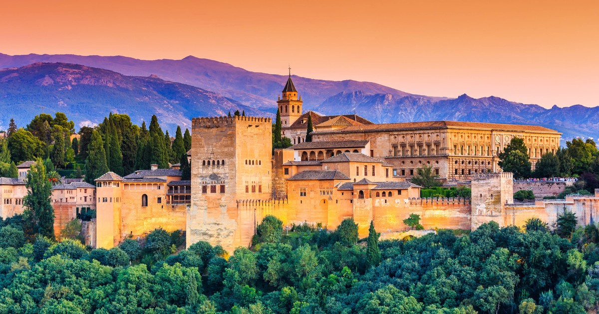 √ Sejarah Istana Alhambra Spanyol ( Andalusia ) - Izbio