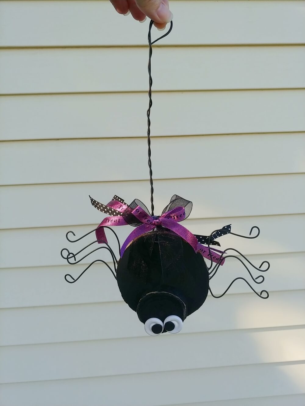 Cute DIY Halloween Spiders - Little Vintage Cottage