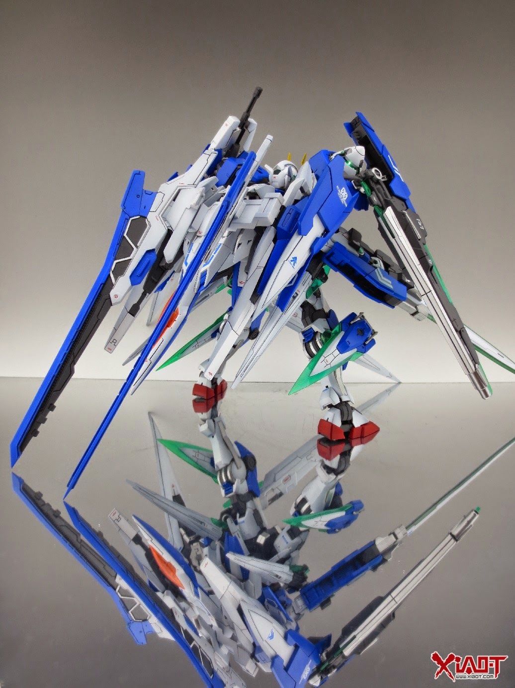 GUNDAM GUY: MG 1/100 00 Raiser + Seven Sword + XN Sword - Customized Build
