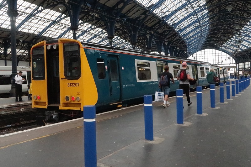 Chris Ford model railways: Class 313s in BR blue livery