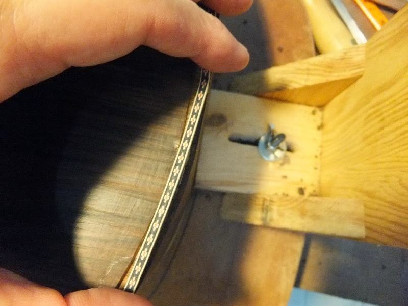 Sen's Guitar Making Blog: Cutting the binding and purfling channel