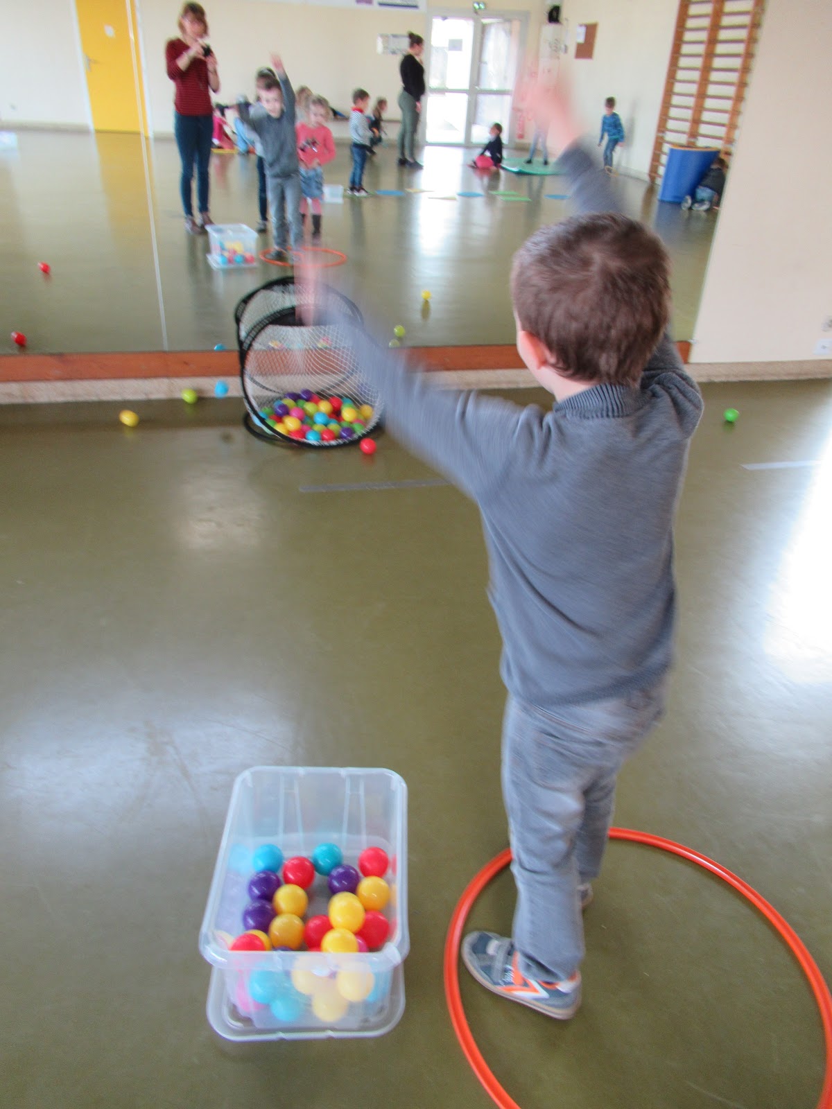 Ateliers de lancer en MS et GS - Ecole privée Notre Dame