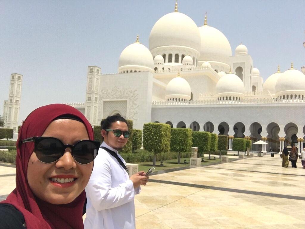 PHOTO DIARY: THE SHEIKH ZAYED GRAND MOSQUE, ABU DHABI, UAE - Mind.Wanders