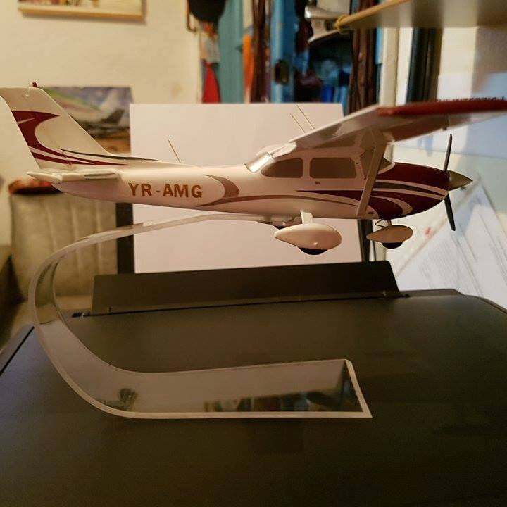 Machete avioane lemn la comandă... : Machetă Cessna