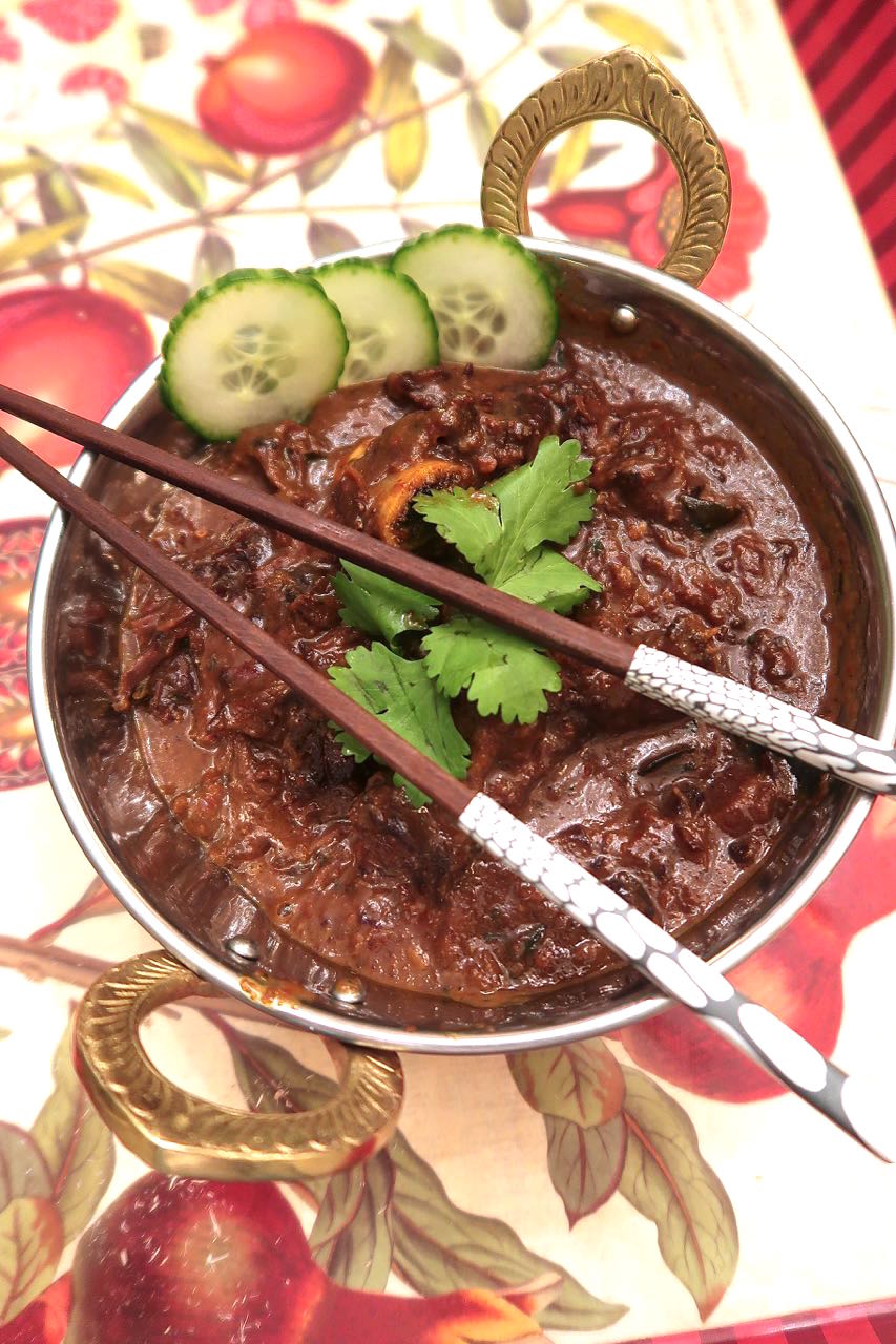 Scrumpdillyicious: Beef Short Rib Rendang: A Symphony of Flavours