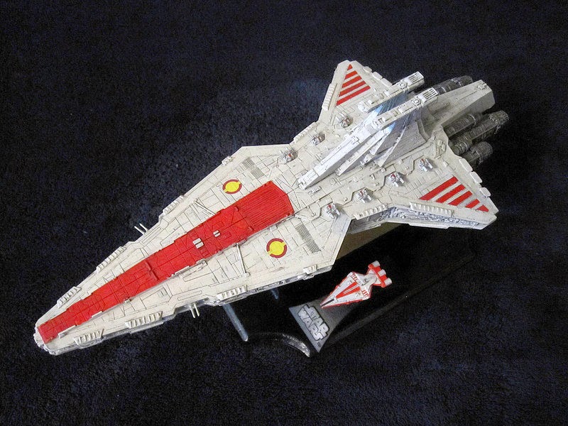 Science Fiction Modeler: 1/4222 MC-30 & Jedi Cruiser