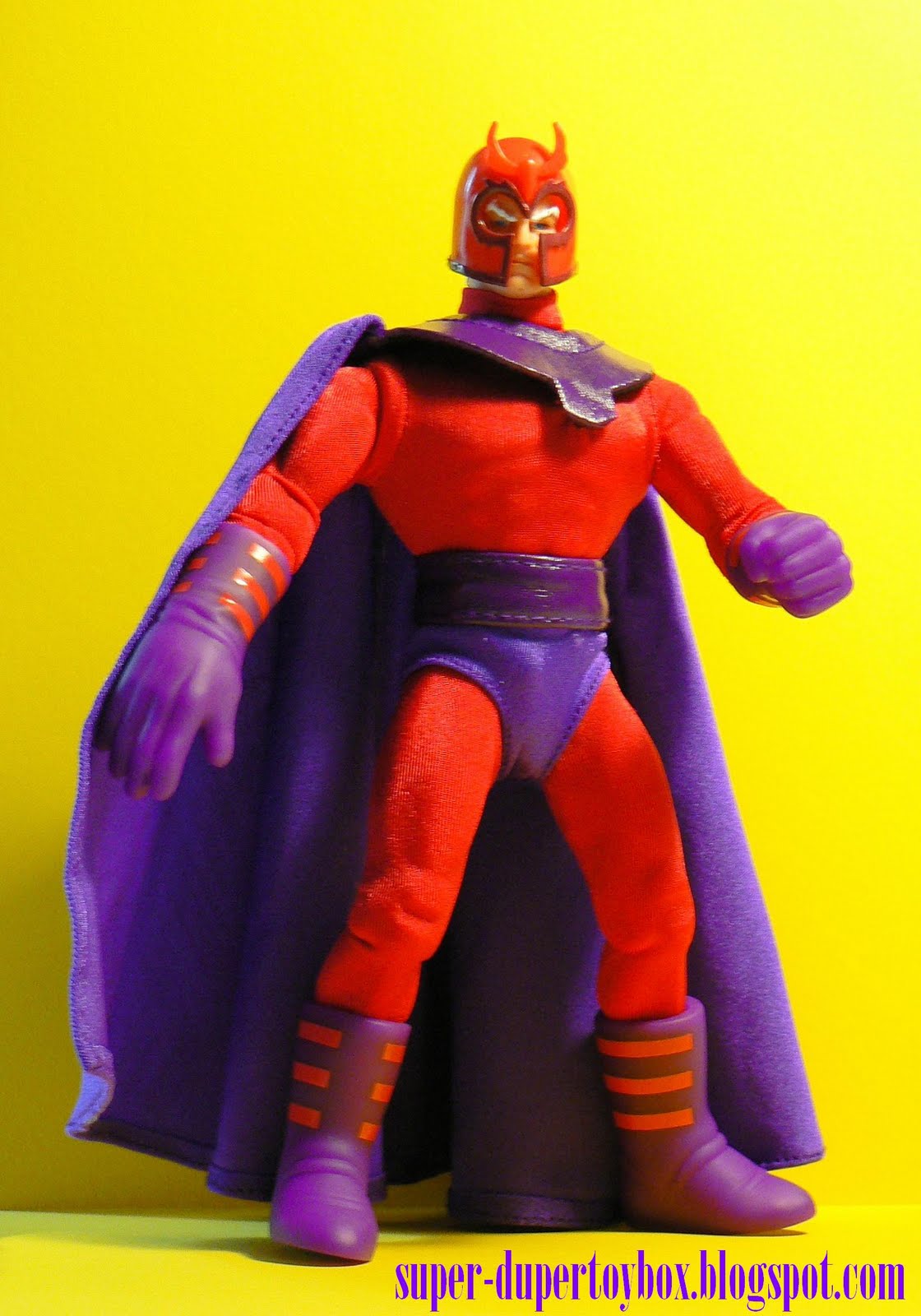 Super-DuperToyBox: Famous Covers Magneto by ToyBiz