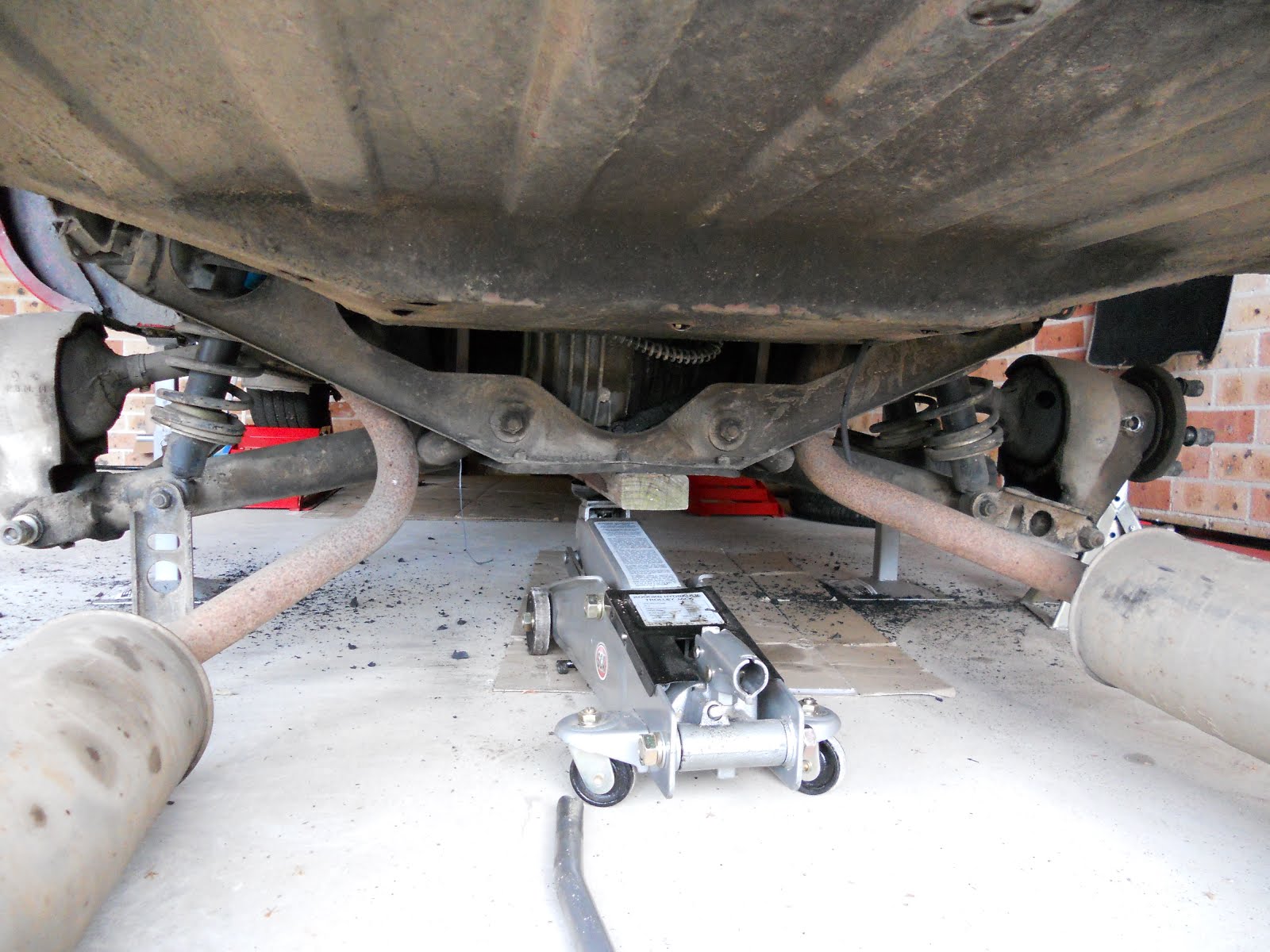 Jaguar XJS Restoration : XJS Rear end rebuild