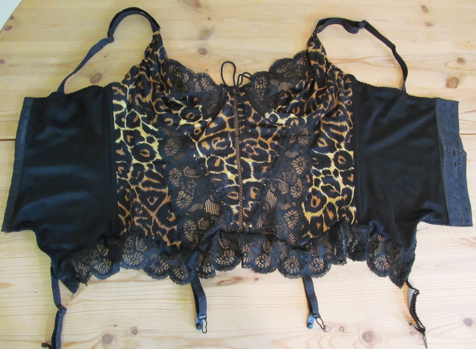 Vintage sexy black leopard print lace 4 strap suspender basque garter ...