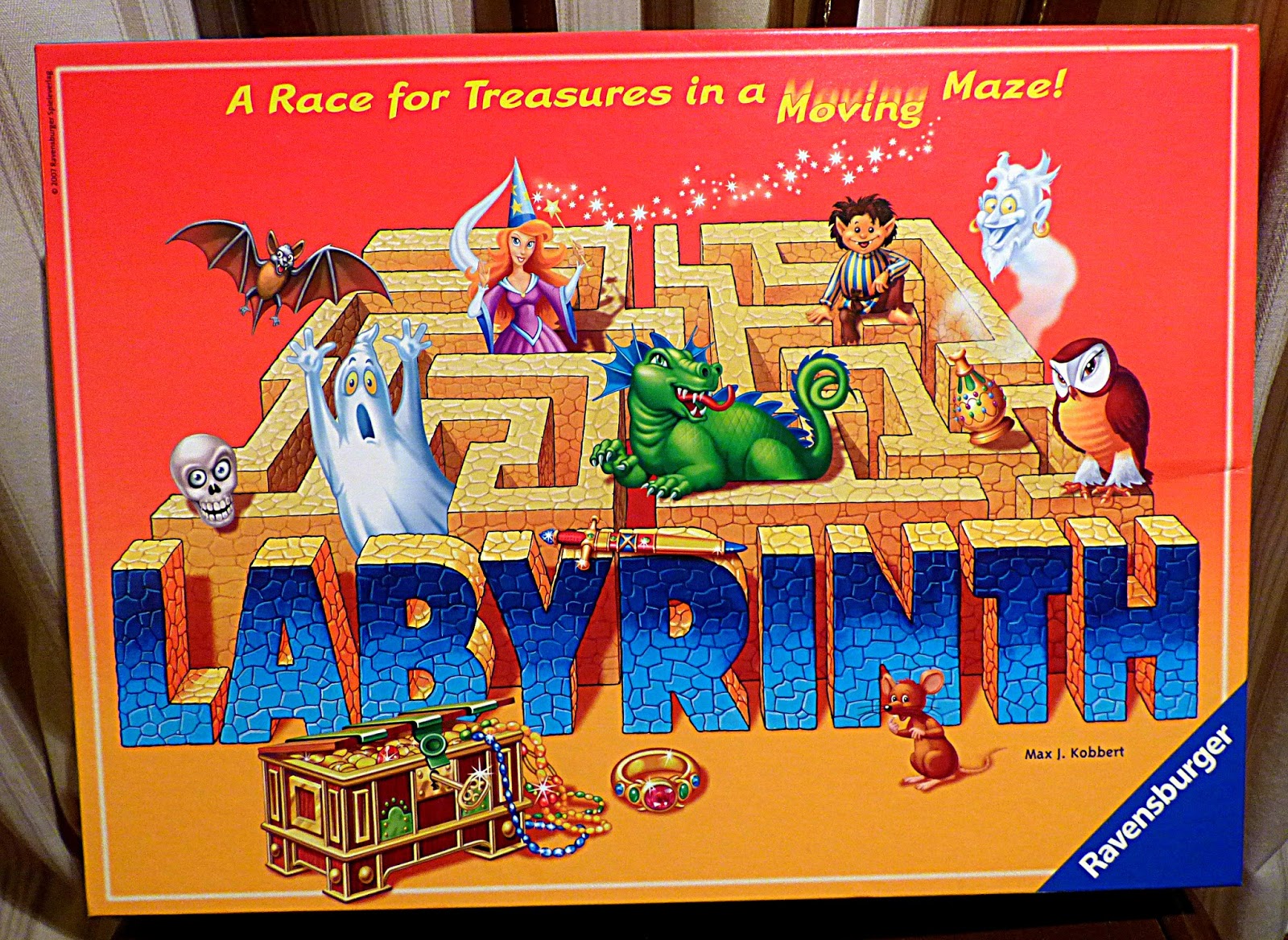 Chez Maximka Ravensburger Labyrinth Game Giveaway c d 2 December 2015 chez-maximka-ravensburger-labyrinth-game-giveaway-c-d-2-december-2015