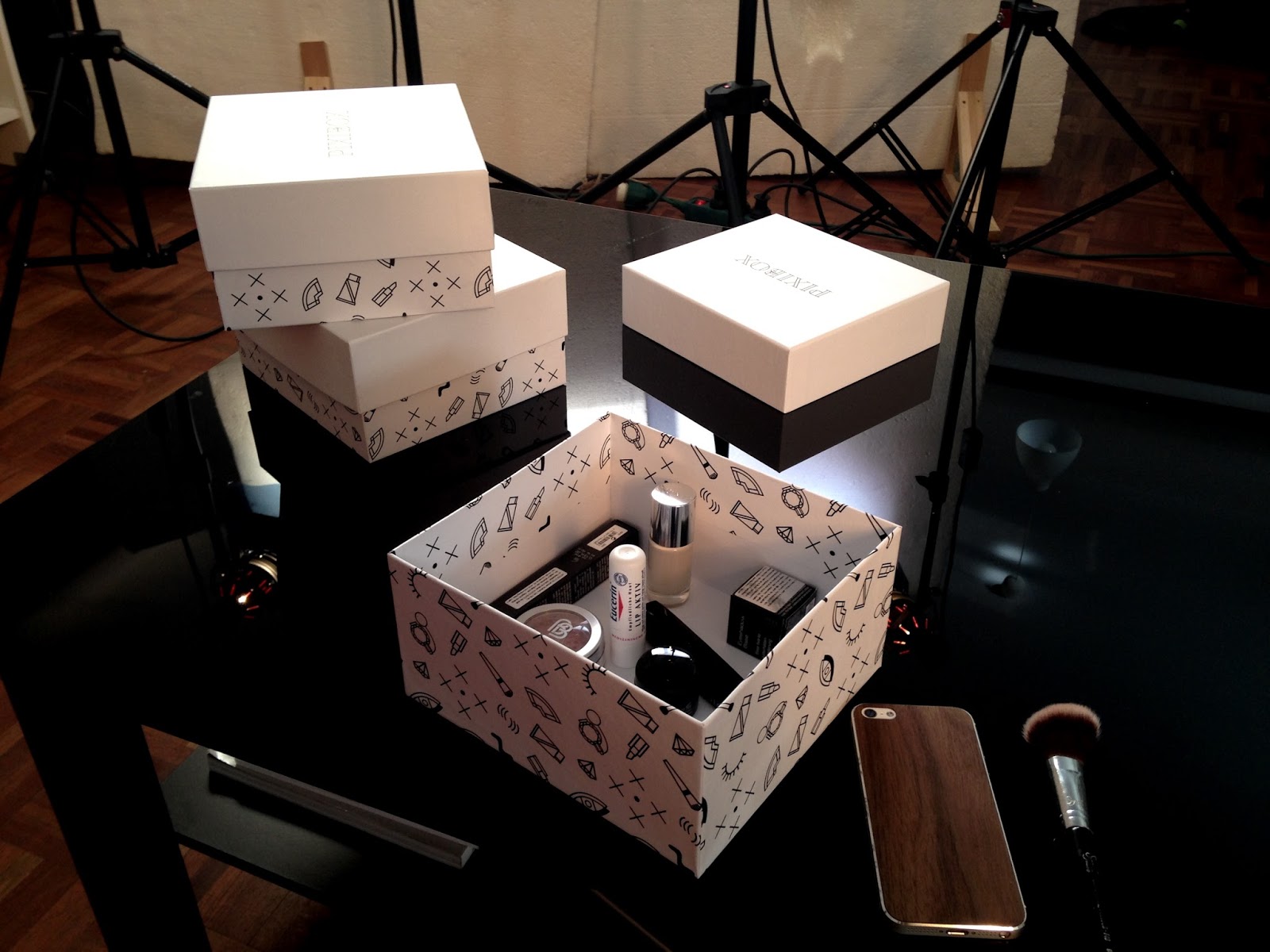 PIXIBOX - Sminktippek a BOX-ból - videó - For Her blog