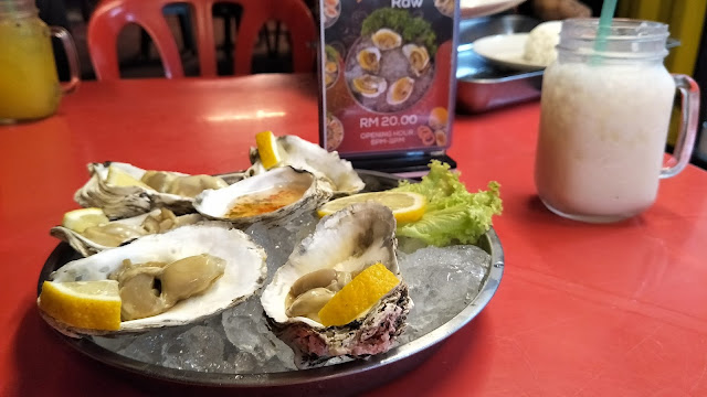 MAKAN DI OYSTER BAY MUAR