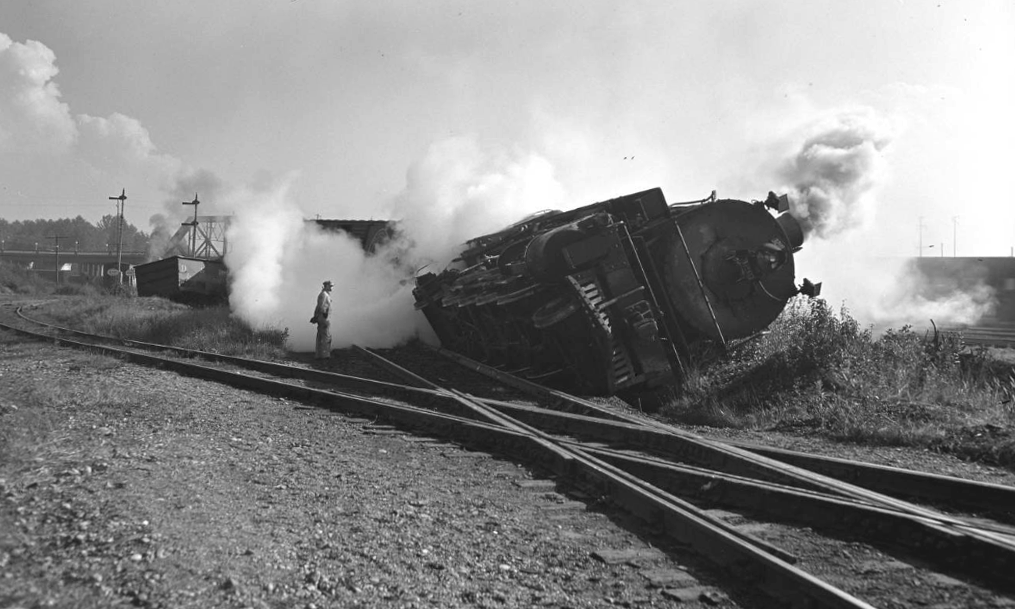 Just A Car Guy: the southbound train derailed on October 15, 1942, and ...