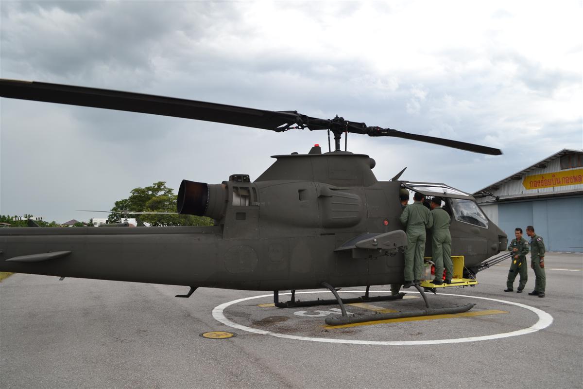 THAIDEFENSE-NEWS: ประมวลภาพ AH-1F Cobra และ AS550 C3 Fennec
