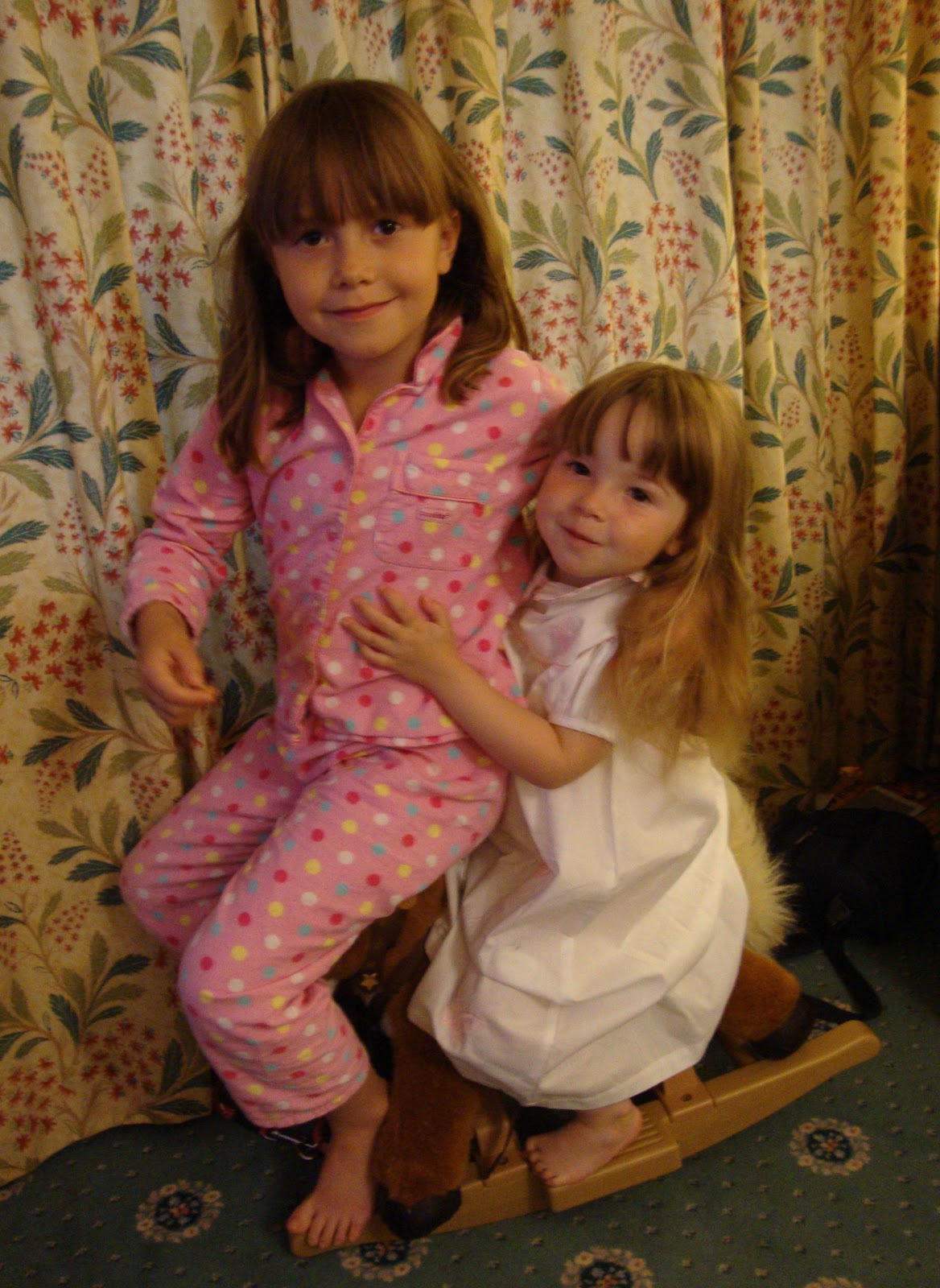 Podheim: Bedtime Girls