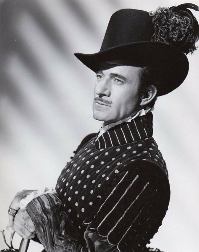 40 Portrait Photos of a Young and Handsome Mexican Actor Gilbert Roland ...