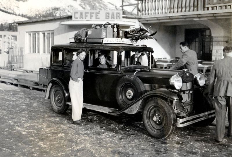 Cool Pics That Capture People Posing With Their Fiat Cars in the 1920s ...